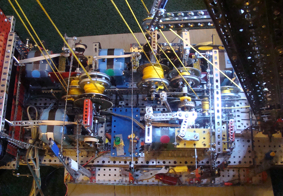Russell Williams’ Mammoth Crane – The A.C. Gilbert Heritage Society